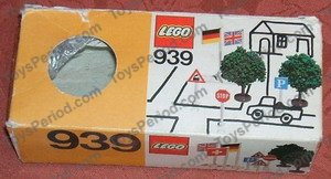 LEGO 939 Flags, Trees and Road Signs Set Parts List