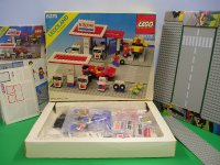 Town Theme Sets - LEGO 6375 Exxon Gas Station Classic Legoland Town Set ...