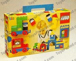 LEGO 523 Locomotive with Two Cars and Station Set Parts List