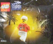 LEGO 4063 Cameraman Two Set Parts List