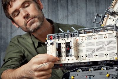 LEGO 42100 Liebherr R 9800 Set Parts List