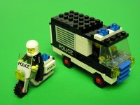 Town Theme Sets - LEGO 6684 Police Patrol Squad Classic Town Wagon Set 1984