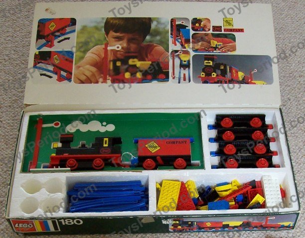 LEGO 180 4.5v Train with 5 Wagons and Circle of Track Instructions and ...