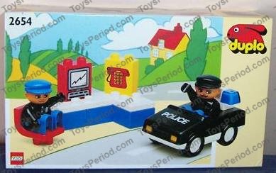 LEGO 2654 Police Dispatch Unit Set Parts List