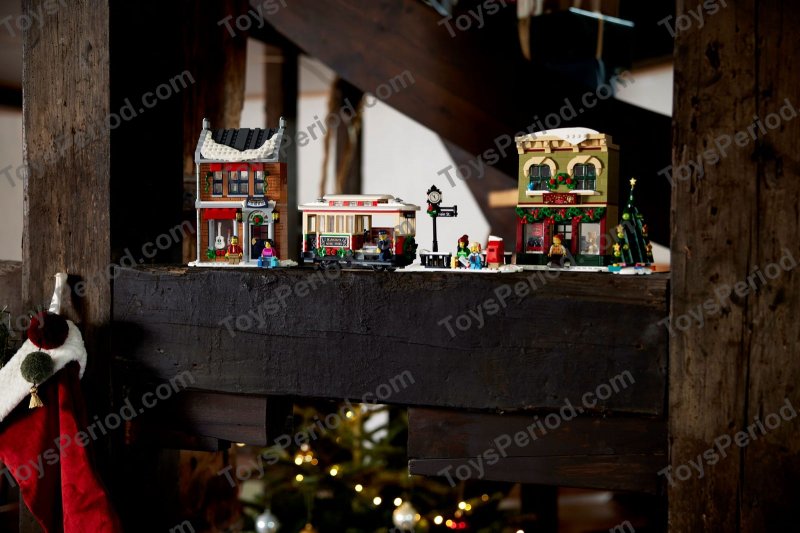 LEGO 10308 Holiday Main Street Set from 2022 | LEGO Reference